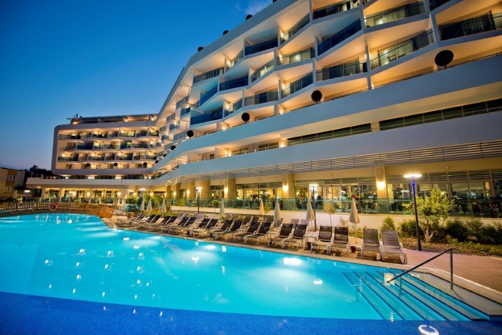 NUMA BEACH HOTEL 5 * - Perega reisima